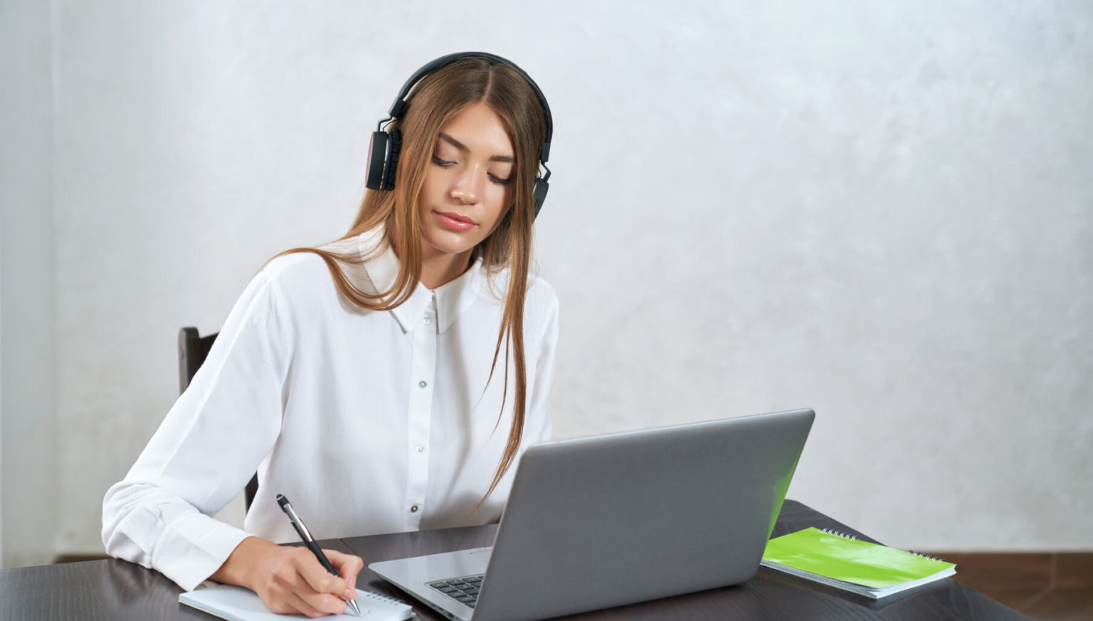 The Complete Guide on How To Sell Online Courses