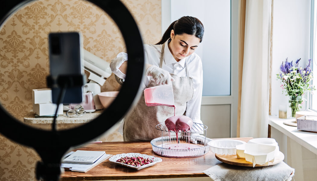 How to Price Your Online Course: Guide + Pricing Calculator 🔥